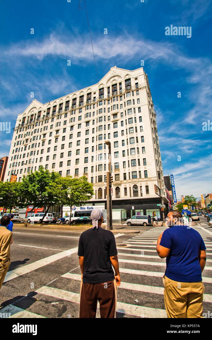 Dr. Martin Luther King Jr. Blvd mit Adam Clayton Powell Jr. Boulevard ...
