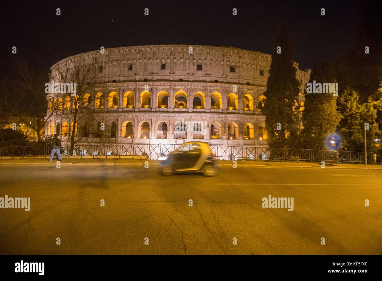 Kolosseum, Rom, Italien. Nacht Blick auf Kolosseum in Rom, elliptische ...