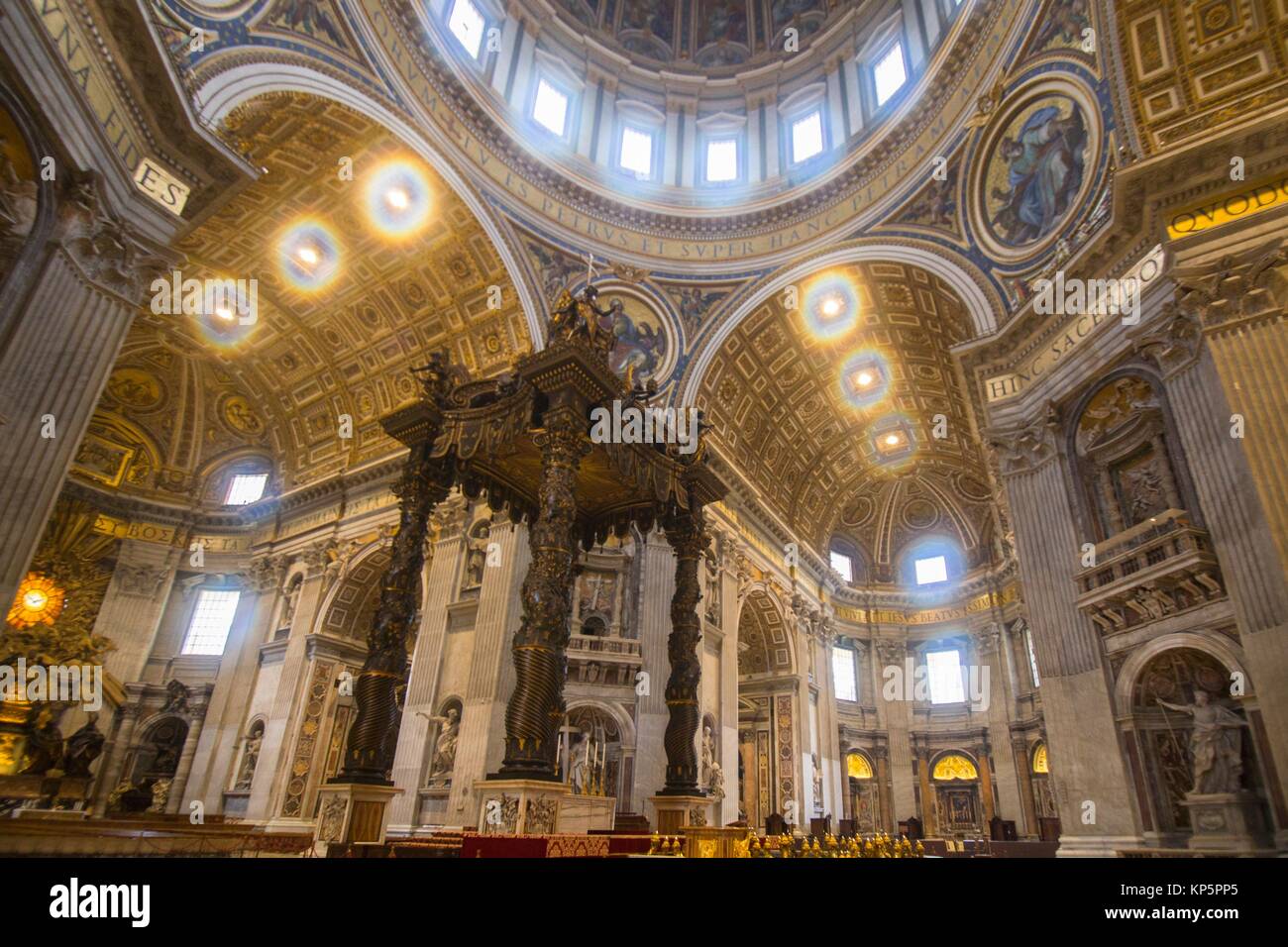 Vatican Basilica Altar Stockfotos und -bilder Kaufen - Alamy