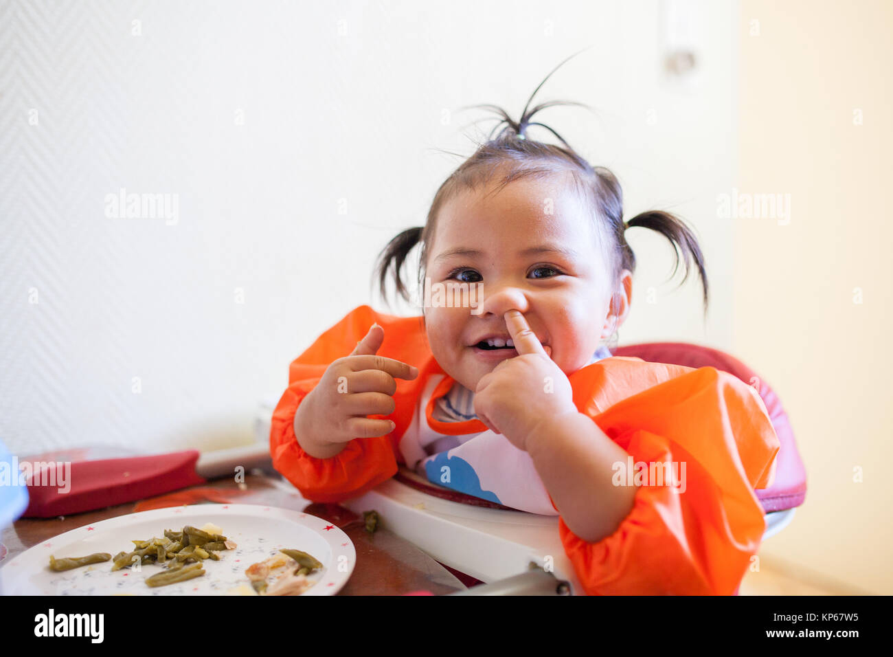 Roguish smile -Fotos und -Bildmaterial in hoher Auflösung – Alamy