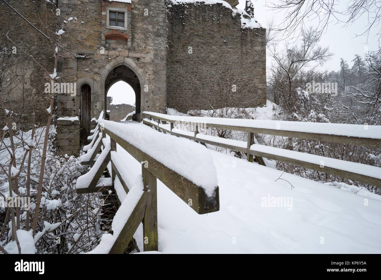 Burgruine schaunberg -Fotos und -Bildmaterial in hoher Auflösung – Alamy
