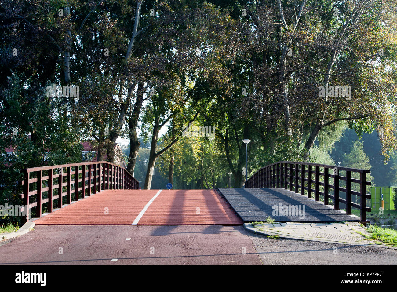 Rotterdam brücke fahrrad -Fotos und -Bildmaterial in hoher Auflösung ...