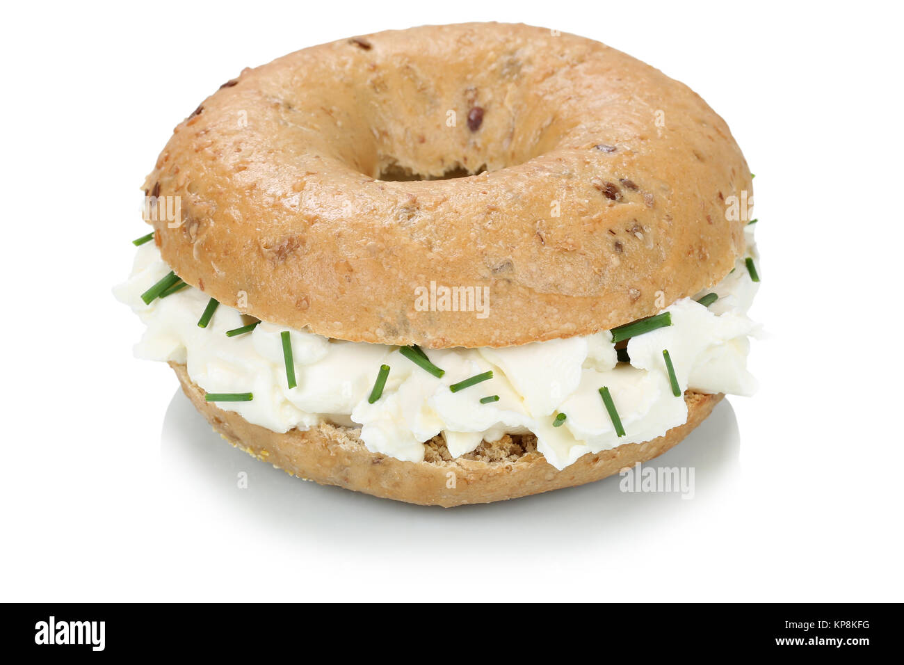 Bagel Sandwiches zum Frühstück Brötchen belegt mit Frischkäse, Käse ...