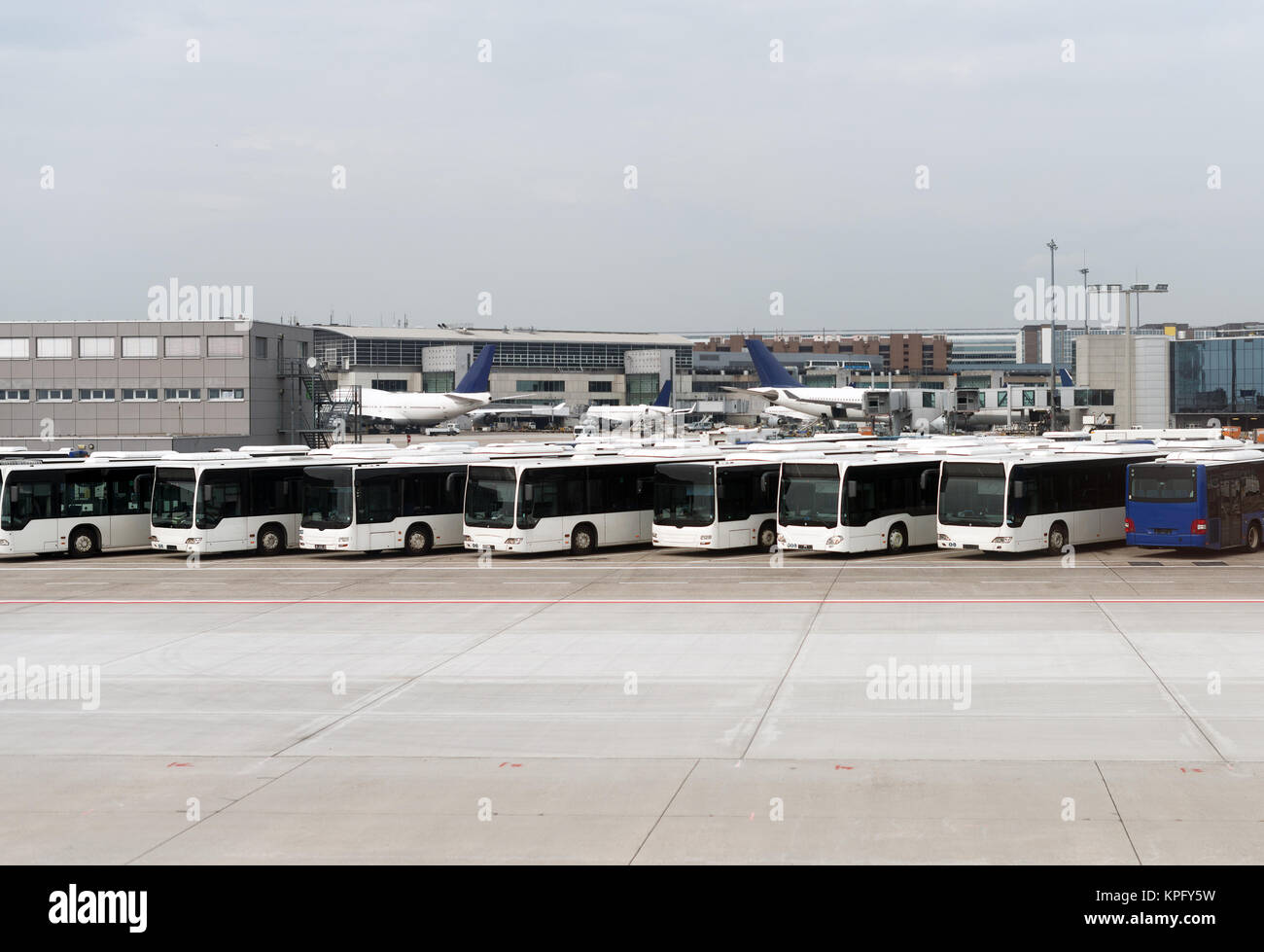 Express shuttle zum flughafenbus -Fotos und -Bildmaterial in hoher ...