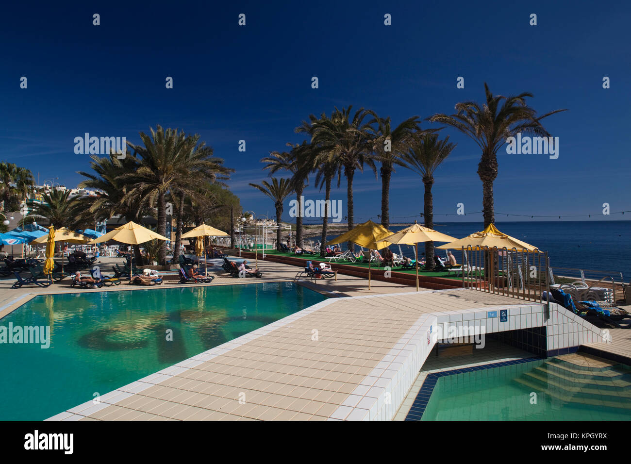 Qawra palace hotel pool area -Fotos und -Bildmaterial in hoher ...
