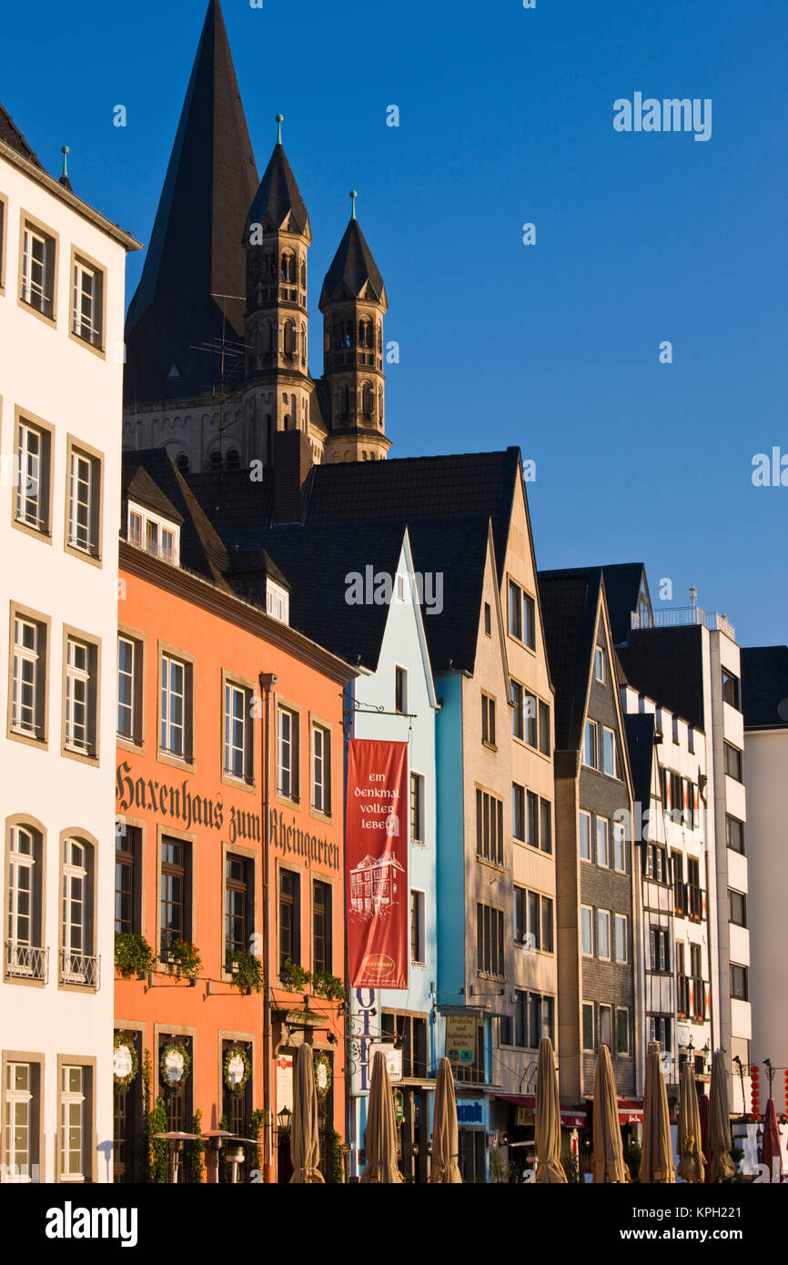 Deutschland, Nordrhein-Westfalen, Köln. Gross-St.-Martin-Kirche und ...