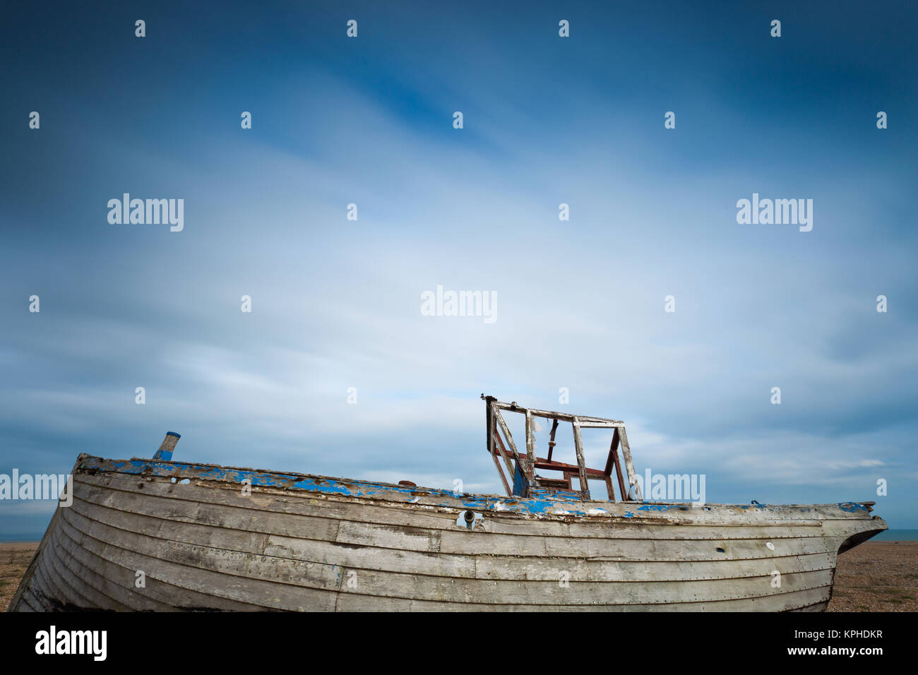 Altes boot am strand -Fotos und -Bildmaterial in hoher Auflösung – Alamy