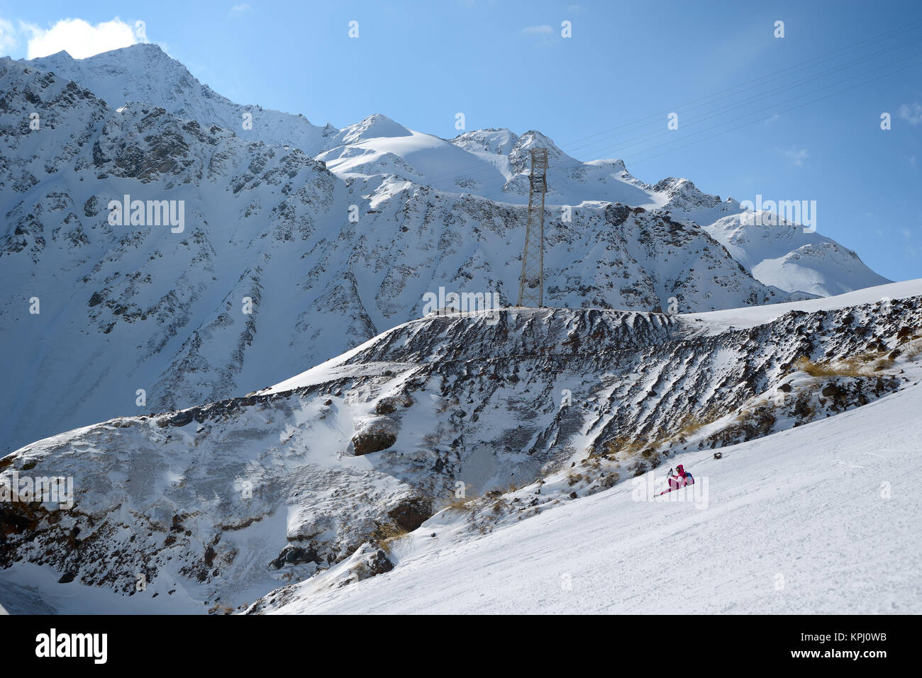 Mount elbrus skiing -Fotos und -Bildmaterial in hoher Auflösung – Alamy