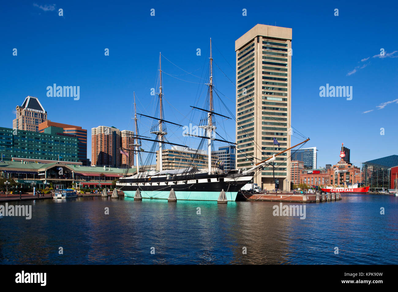 Harborplace mall und uss konstellation -Fotos und -Bildmaterial in ...