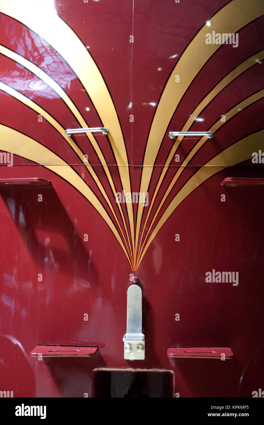 Princess coronation class -Fotos und -Bildmaterial in hoher Auflösung ...