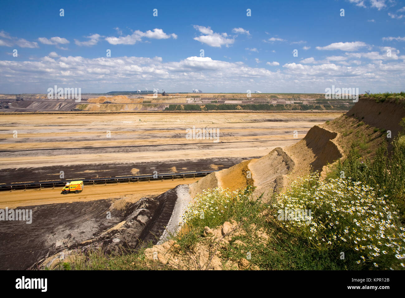 Europa, Deutschland, Braunkohle Tagebau in der Nähe von Grazweiler ...