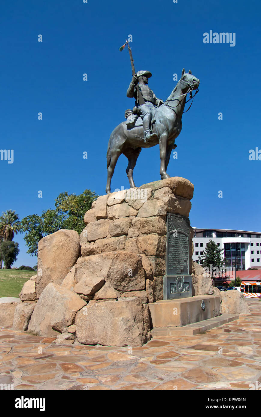 Monument namibia statue windhoek -Fotos und -Bildmaterial in hoher ...