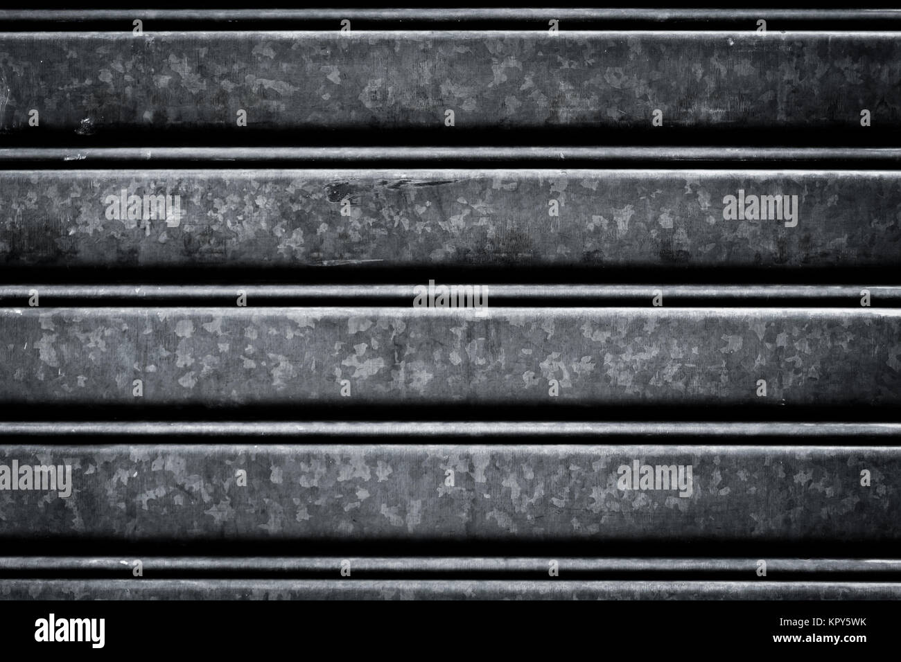 Garage rolltor -Fotos und -Bildmaterial in hoher Auflösung – Alamy