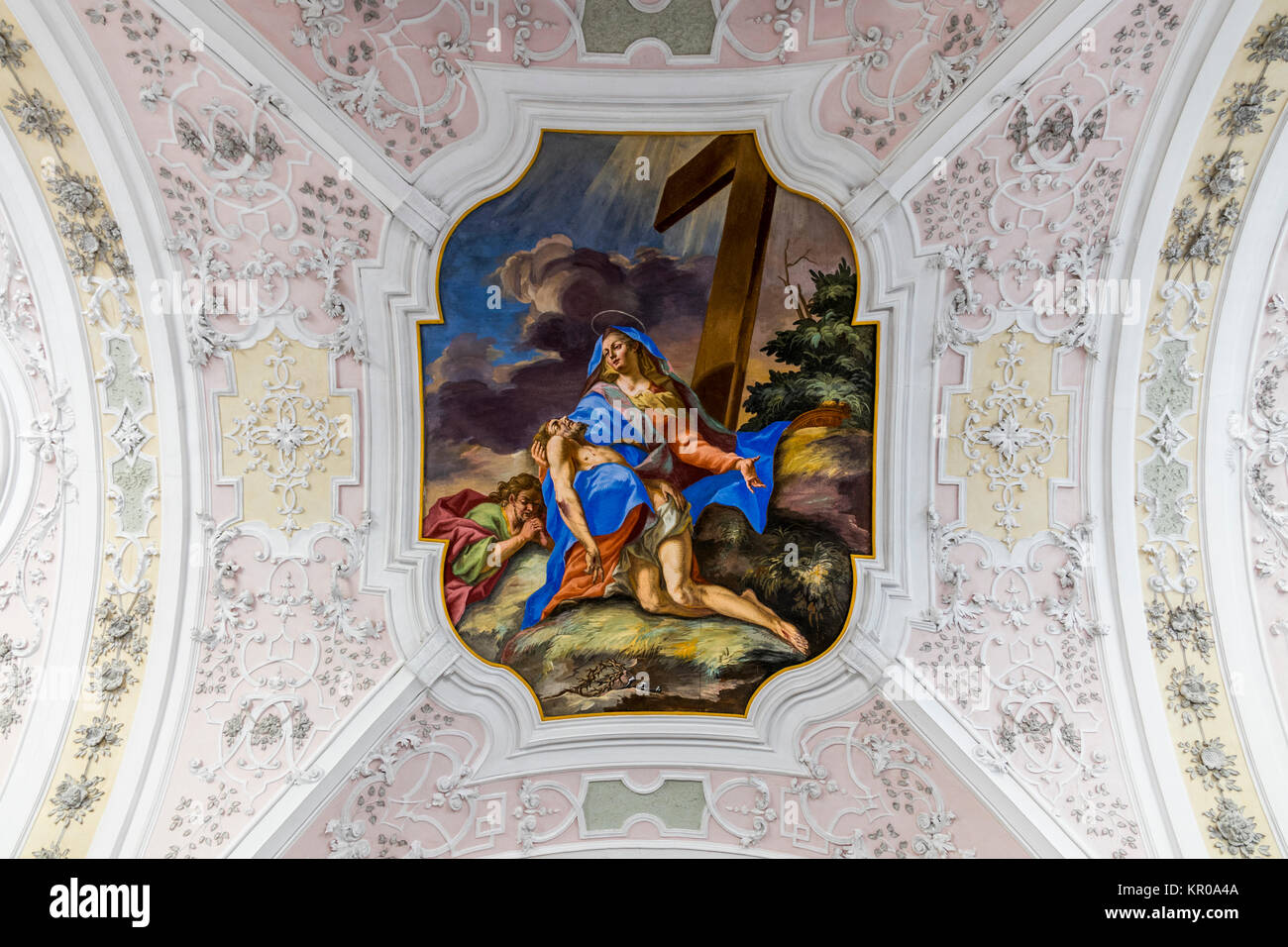 Die stiftskirche von Stift Stams, einem barocken Zisterzienserkloster ...