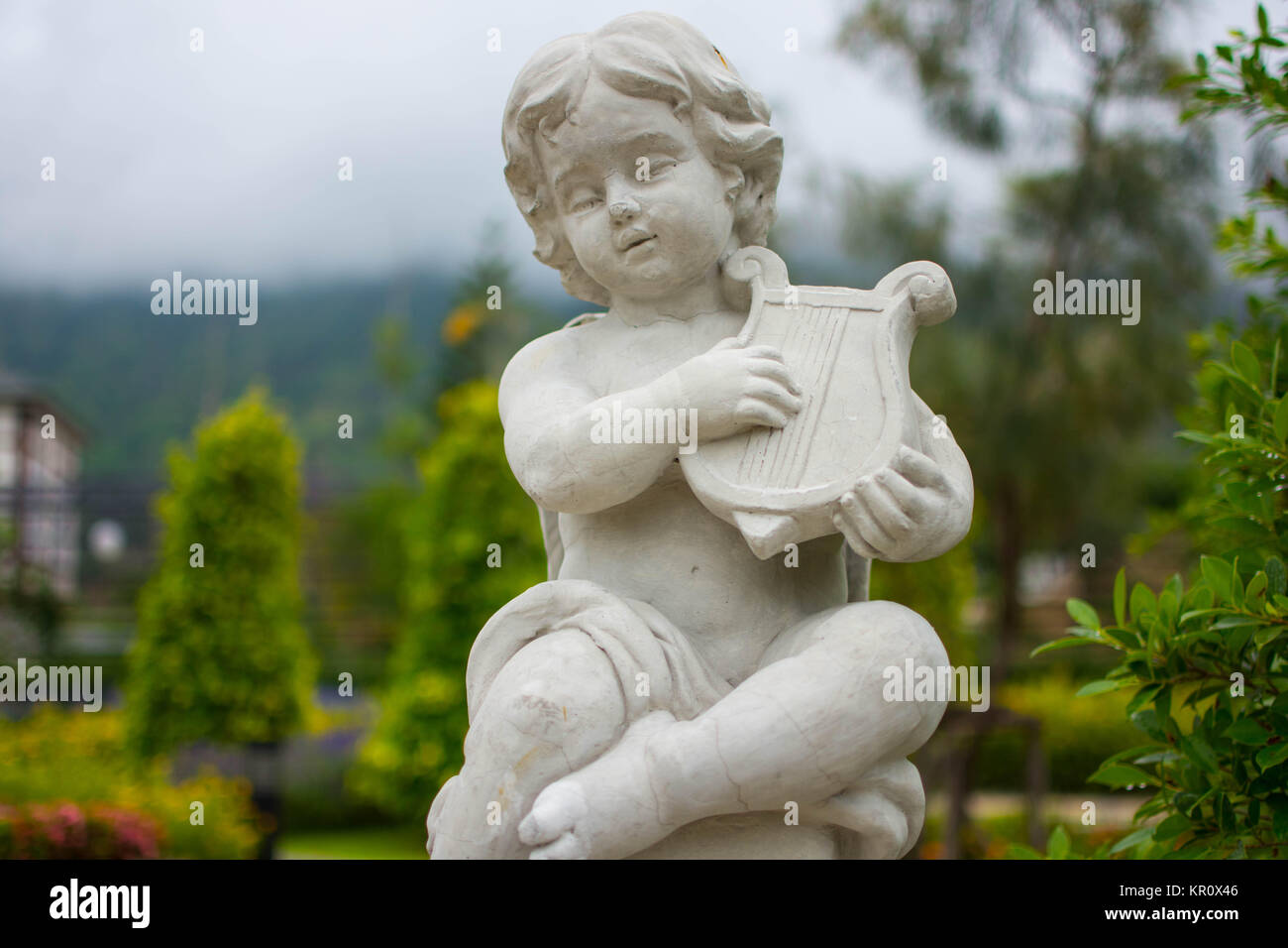 Garden Stone Statue Angel Angels Stockfotos und -bilder Kaufen - Alamy