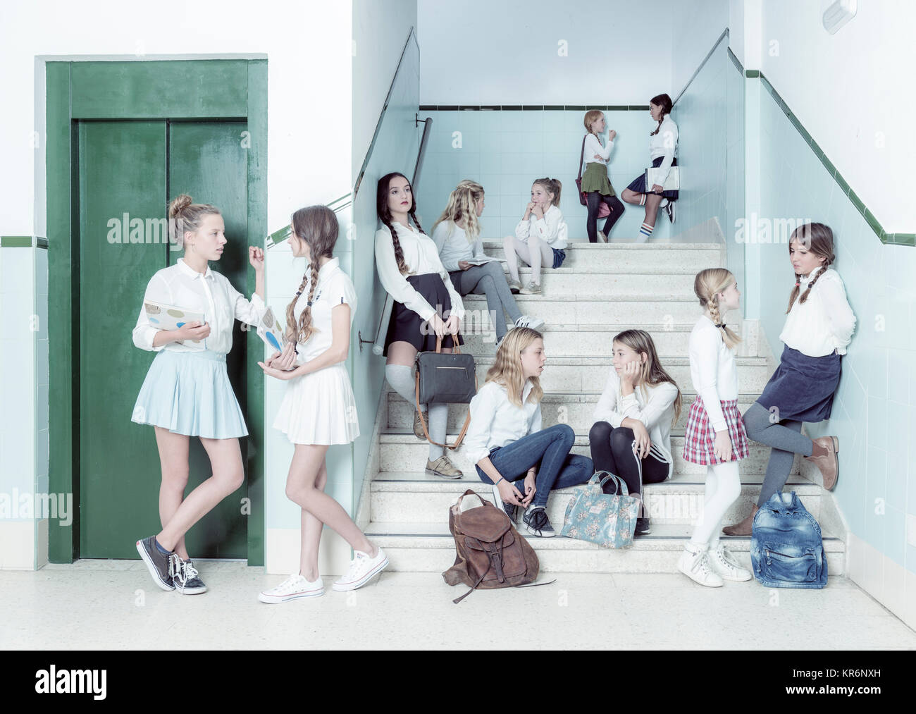 Kinder student -Fotos und -Bildmaterial in hoher Auflösung – Alamy