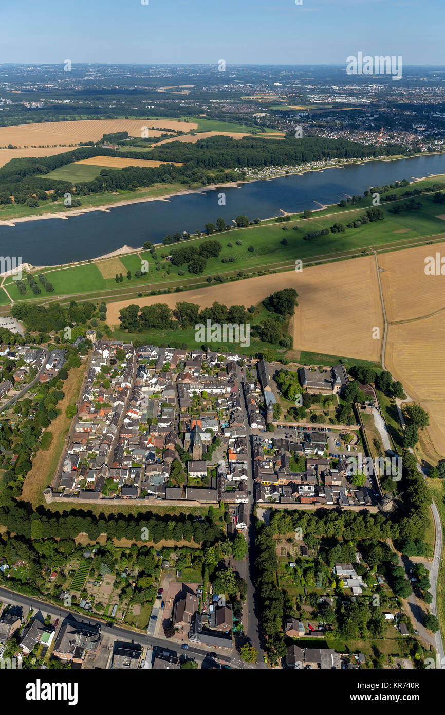 Dormagen Zons, Hist. Altstadt mit Schloss, Stadtmauer, Windmühle ...