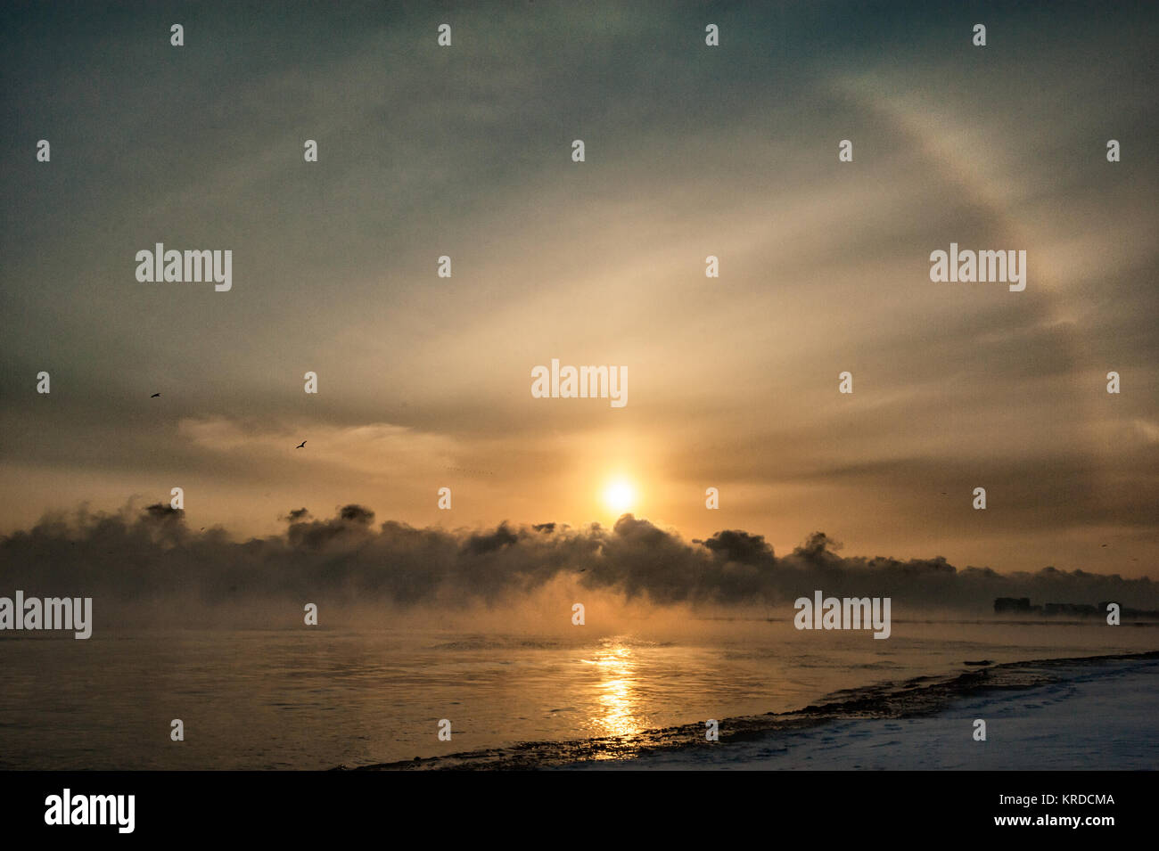 Zenith sun -Fotos und -Bildmaterial in hoher Auflösung – Alamy
