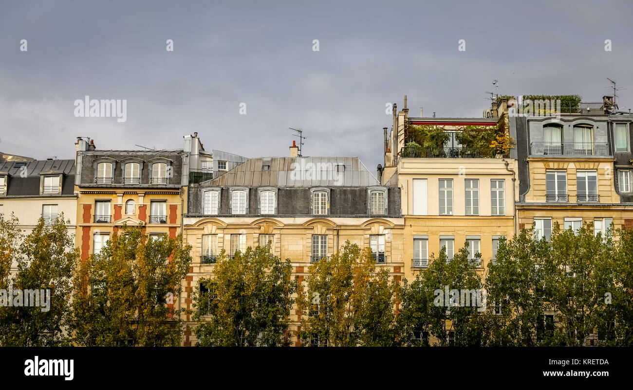 Mansard roof -Fotos und -Bildmaterial in hoher Auflösung – Alamy