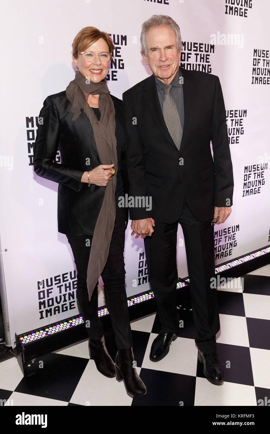 Annette Bening, Warren Beatty in der Ankunftshalle für Museum des ...