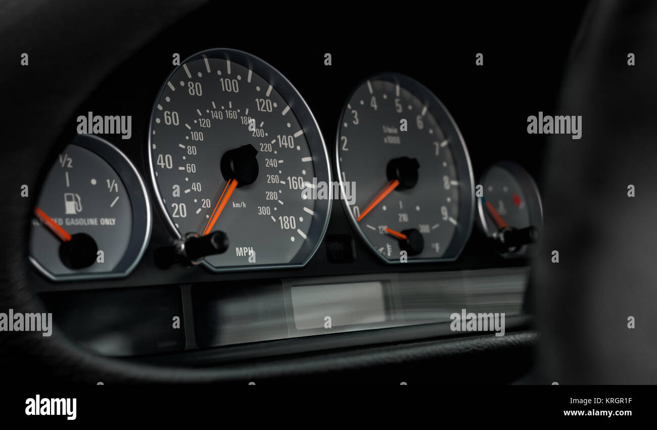 Instrument cluster -Fotos und -Bildmaterial in hoher Auflösung – Alamy