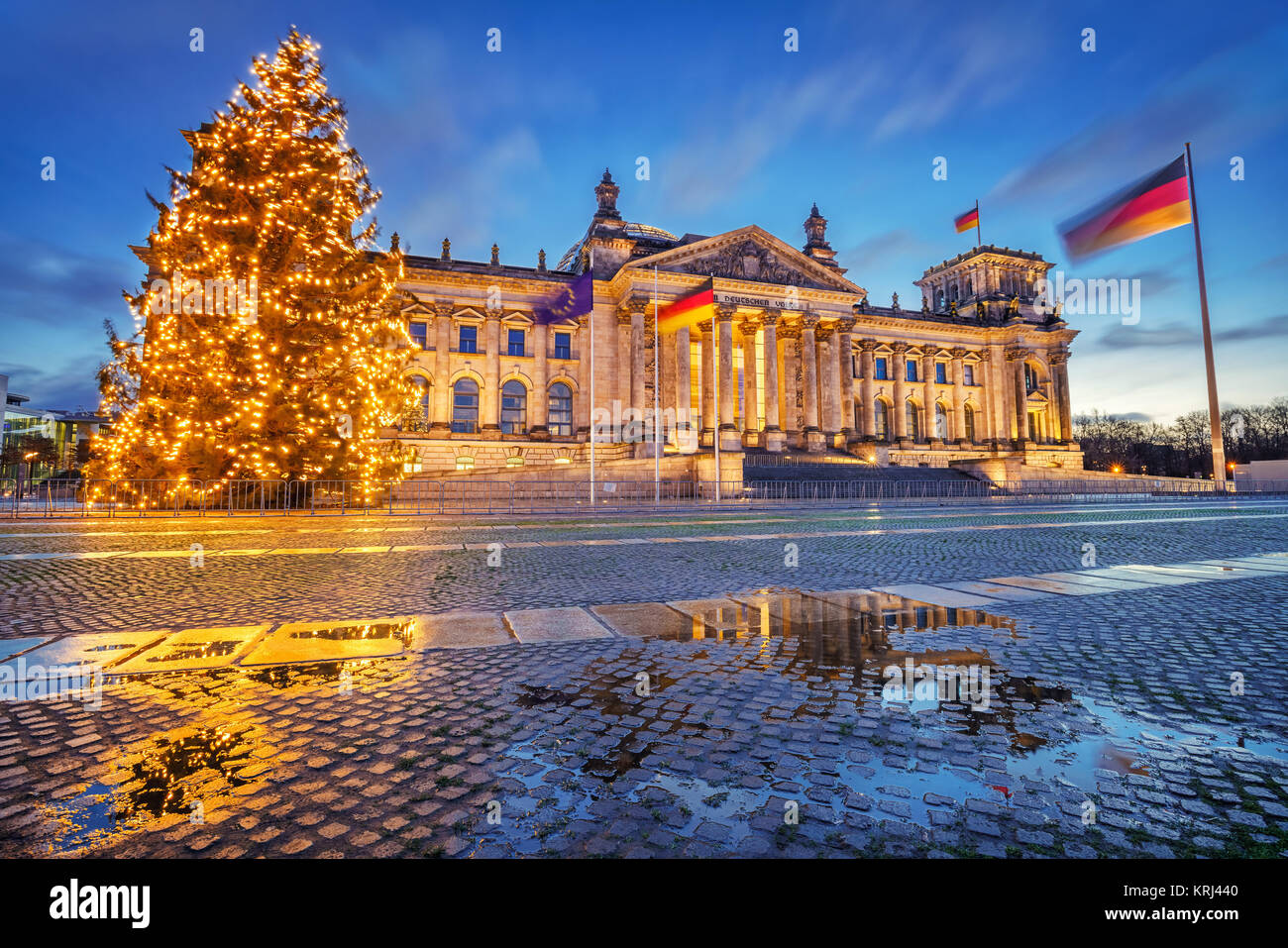 Volkstrauertag reichstag -Fotos und -Bildmaterial in hoher Auflösung – Alamy