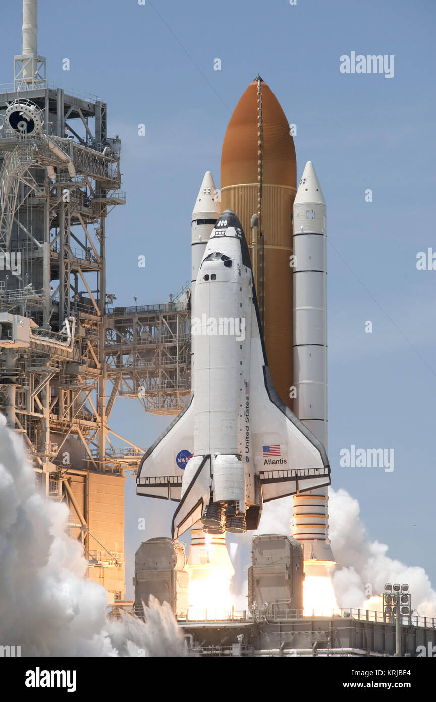 Atlantiss Final Landing At Kennedy Space Center Exclusive: Supercars