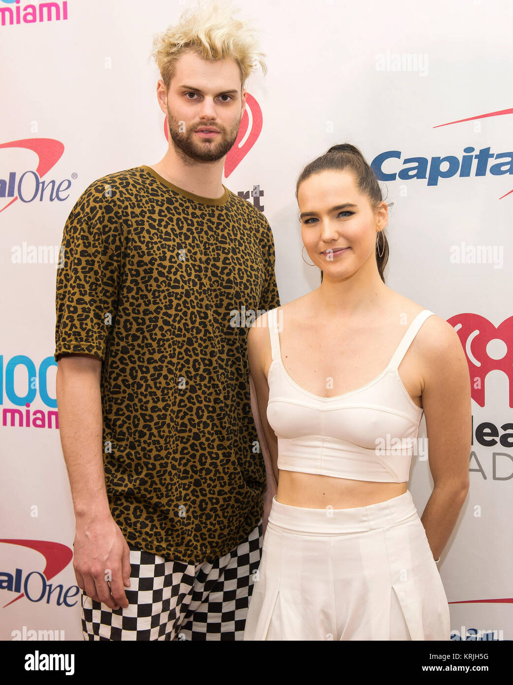 Tucker Halpern und Sophie Hawley-Weld von Sofi Tukker kommen an Y100 ...