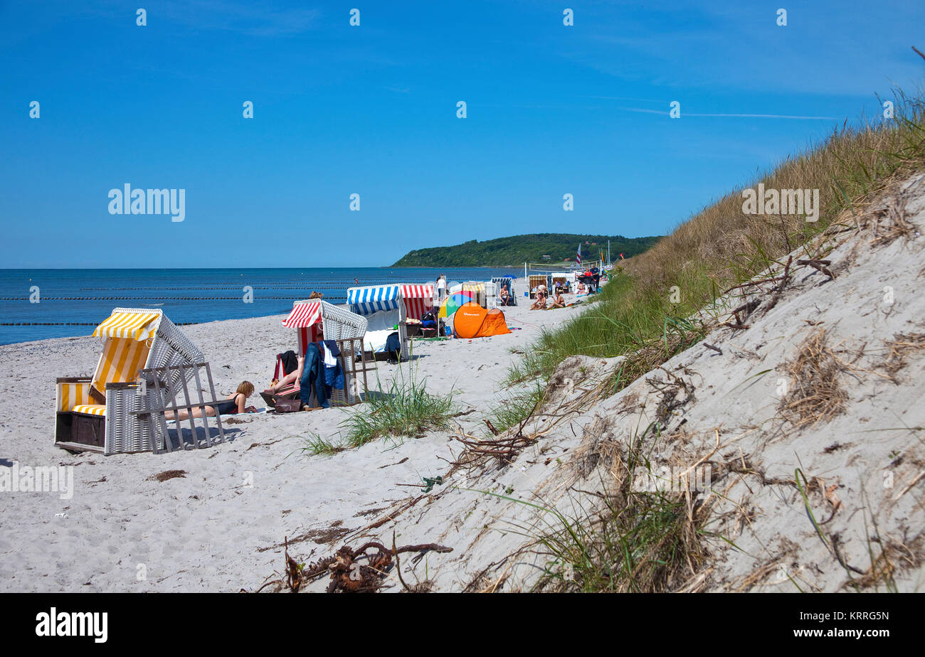 Die Leute am Strand von Vitte, Insel Hiddensee, Mecklenburg-Vorpommern ...