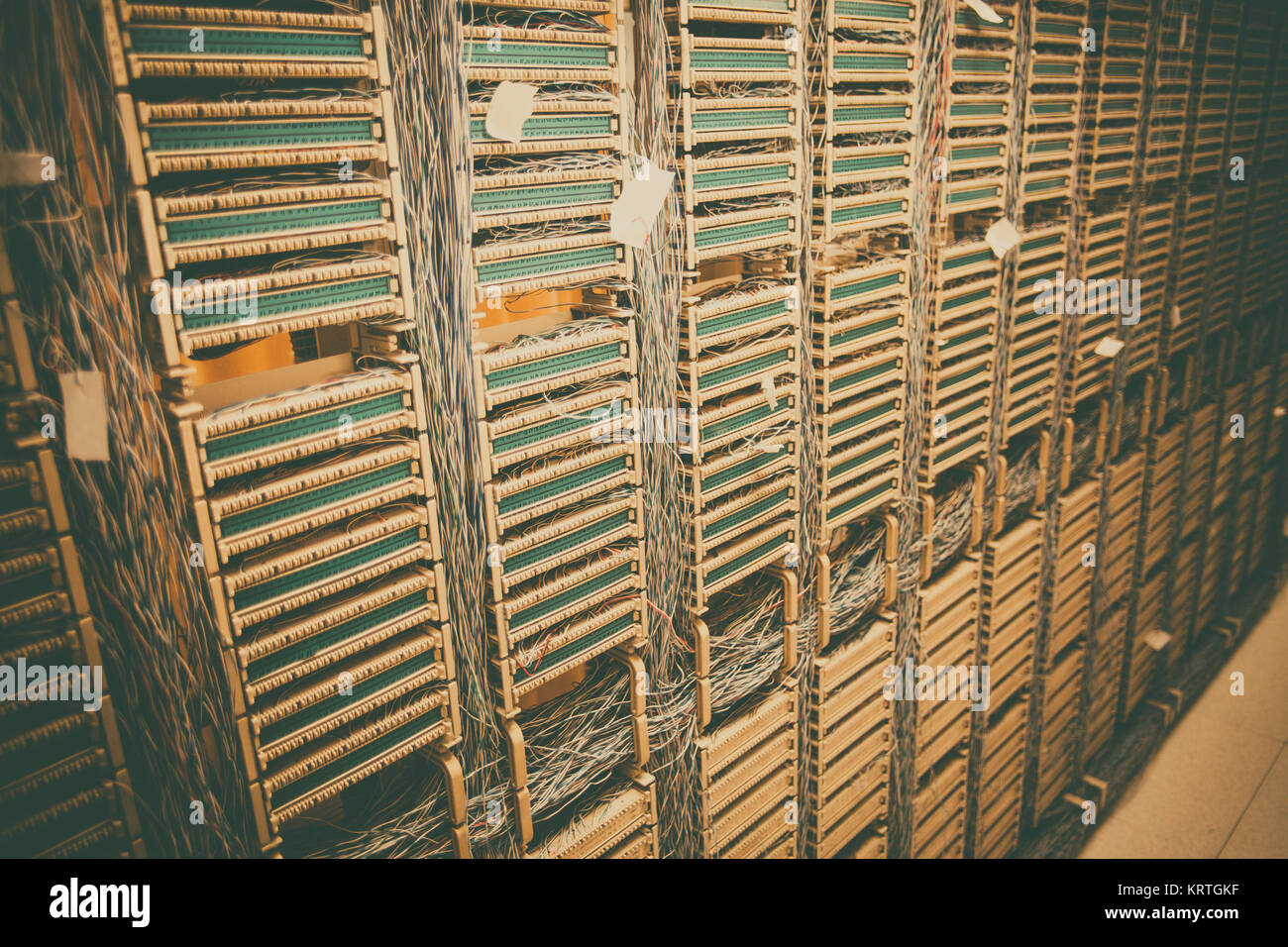 Switchboard telephone exchange phone -Fotos und -Bildmaterial in hoher ...