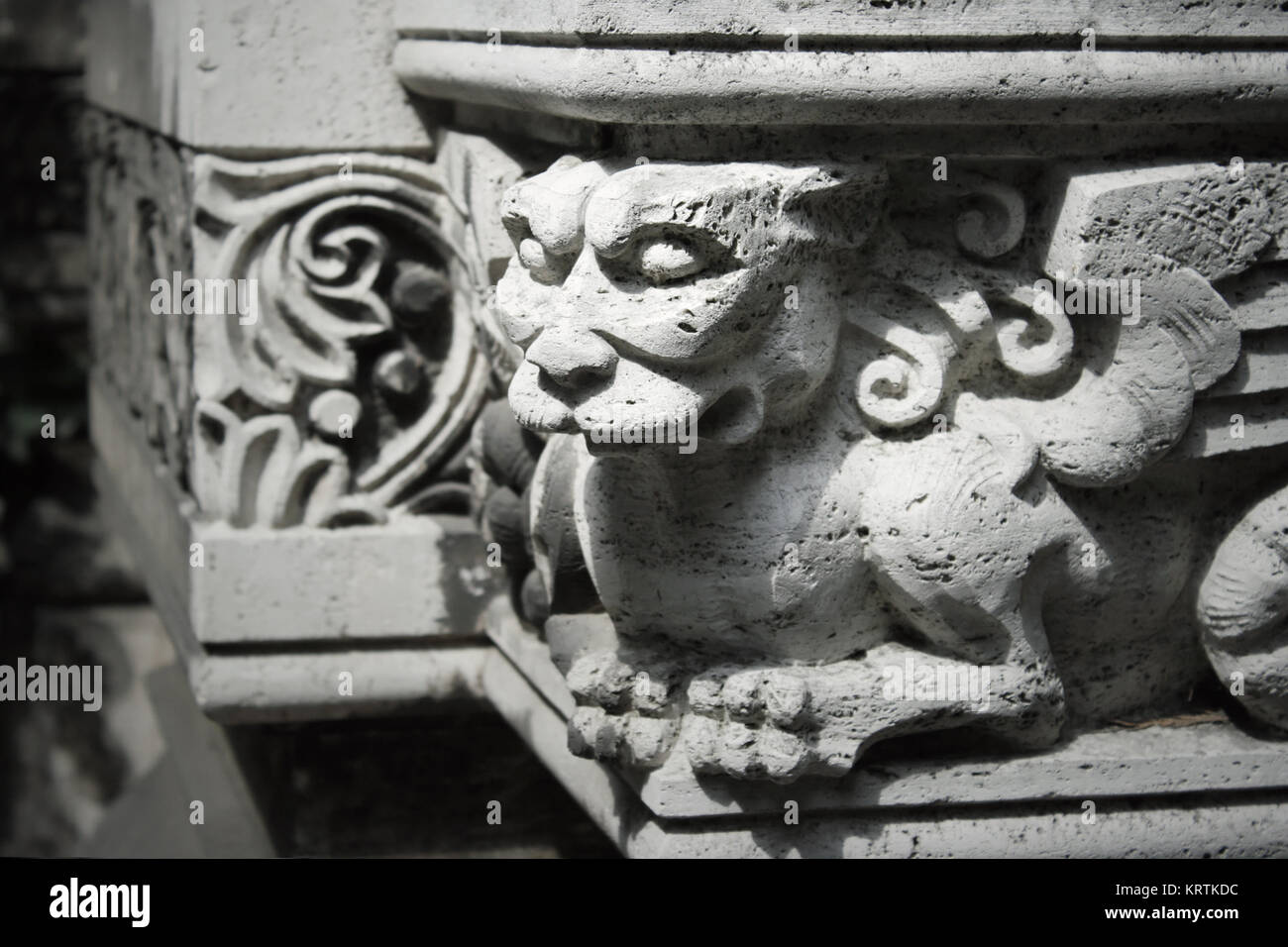 Gotische statue -Fotos und -Bildmaterial in hoher Auflösung – Alamy