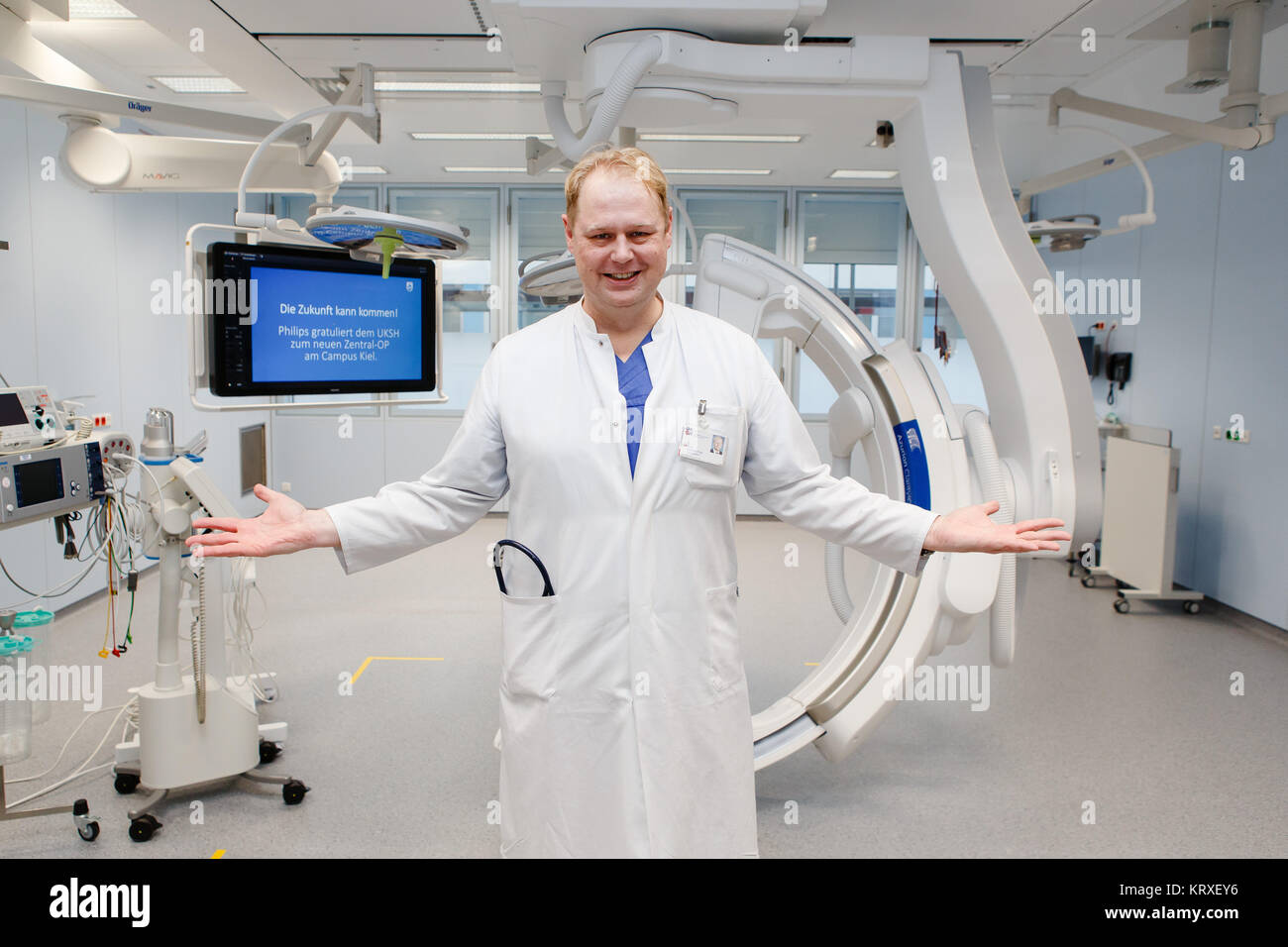 Kiel, Deutschland. 21 Dez, 2017. Prof. Dr. Norbert Frey, der Ärztliche ...