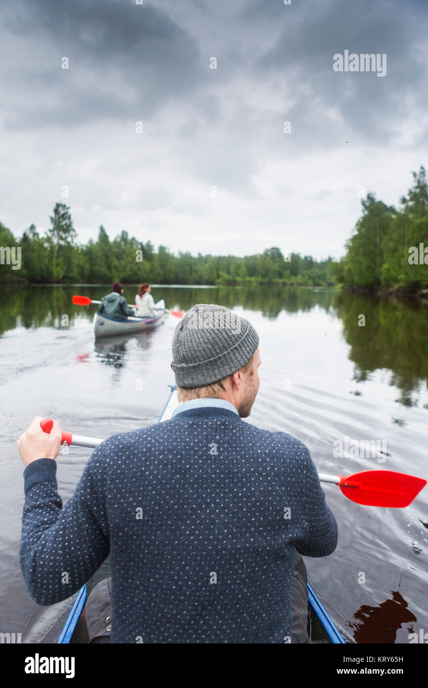 Ein ruder im wasser -Fotos und -Bildmaterial in hoher Auflösung – Alamy