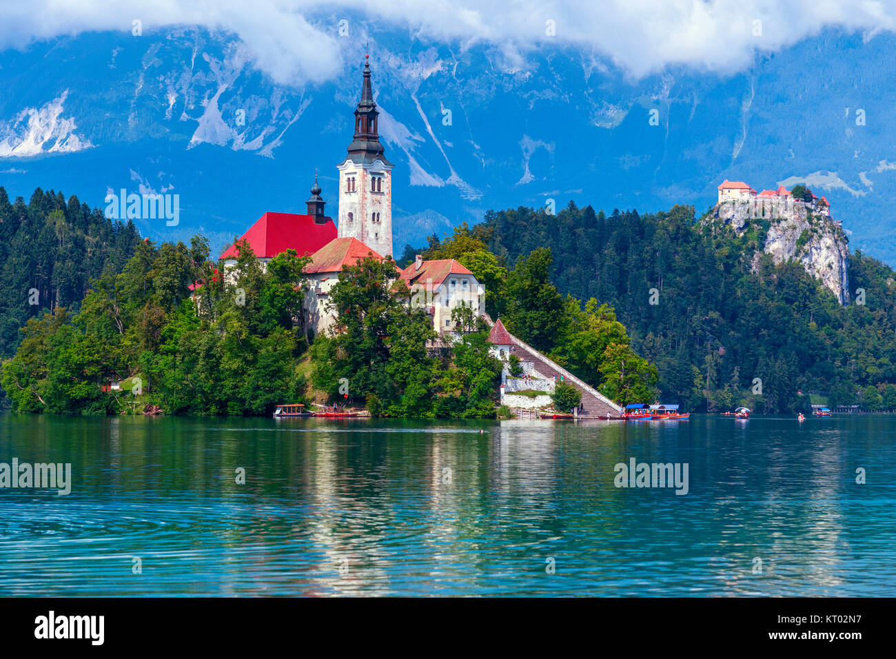 Mit See, Insel, Burg und Berge Bled Stockfotografie - Alamy