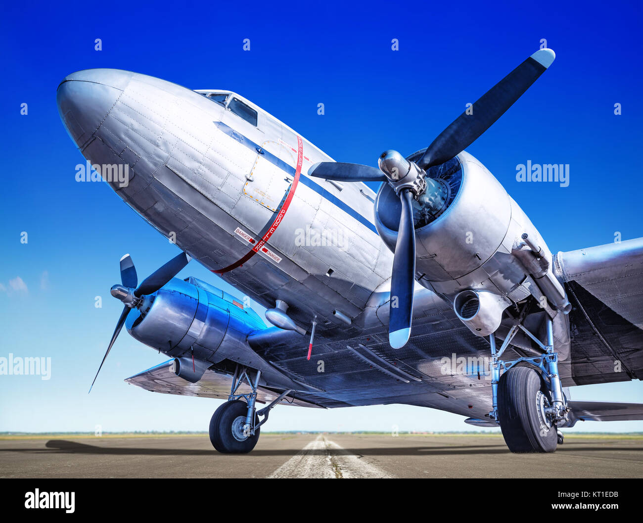 Historisches flugzeug -Fotos und -Bildmaterial in hoher Auflösung – Alamy