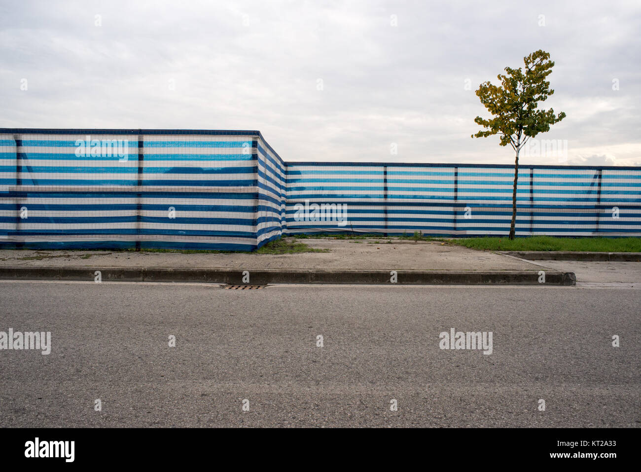 Straße seitenansicht -Fotos und -Bildmaterial in hoher Auflösung – Alamy