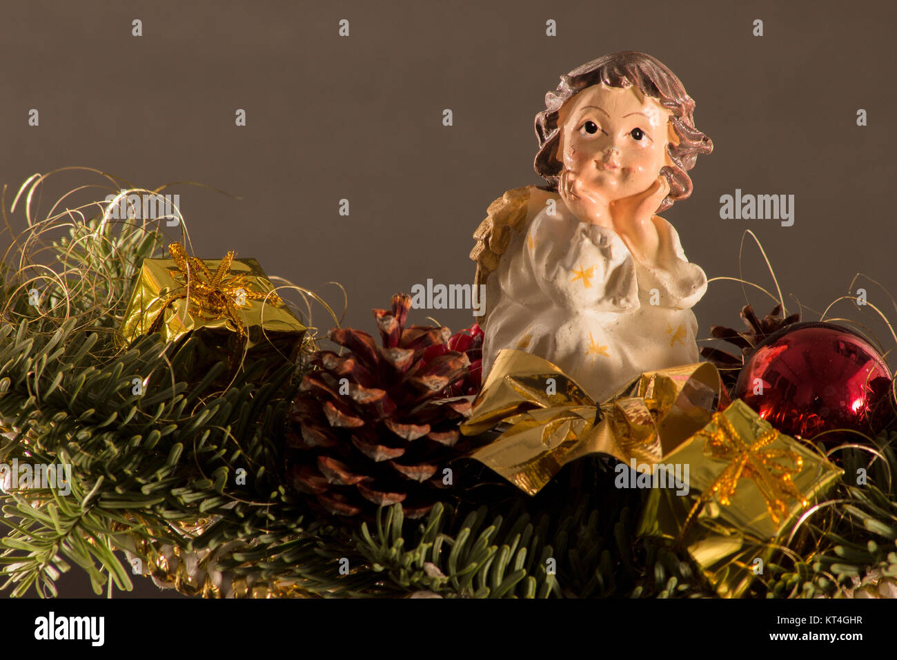 Besinnlich engel -Fotos und -Bildmaterial in hoher Auflösung – Alamy