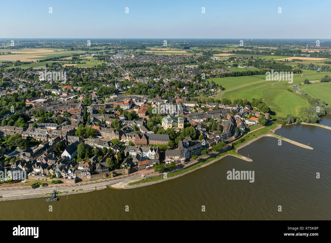 Rees, Blick auf die Stadt vom Rhein, Rhein, Kai, Kalkar, Niederrhein ...