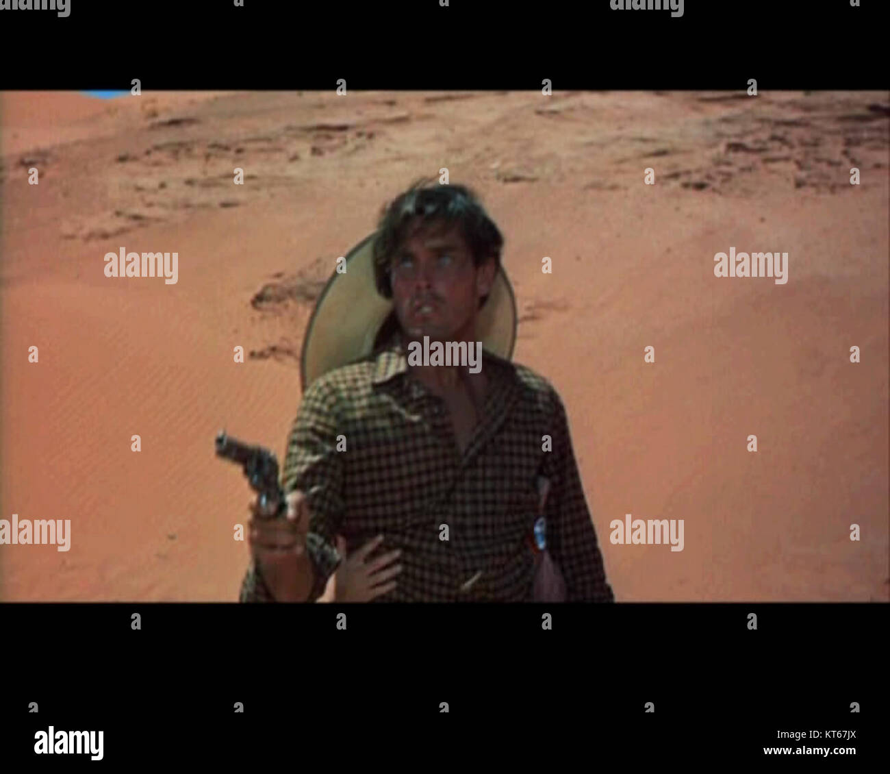 Ein Screenshot aus dem Ford-Trailer von The Searchers, einem Western ...