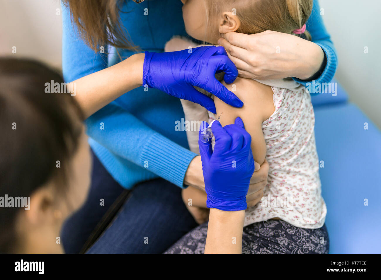Vaccination child -Fotos und -Bildmaterial in hoher Auflösung – Alamy