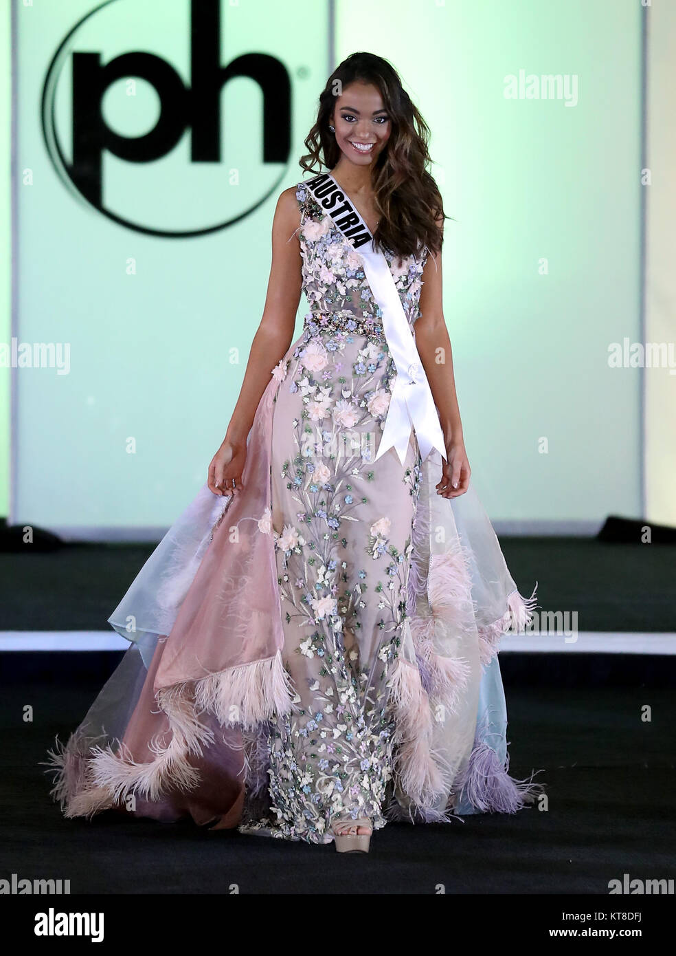 Miss universe austria -Fotos und -Bildmaterial in hoher Auflösung – Alamy