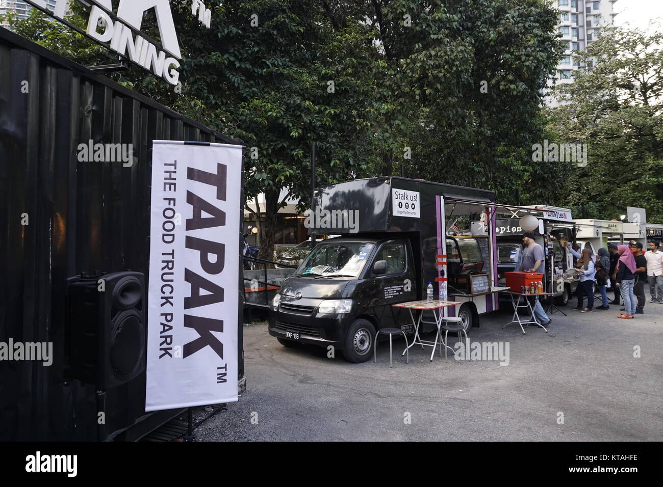Essen lkw im park -Fotos und -Bildmaterial in hoher Auflösung – Alamy