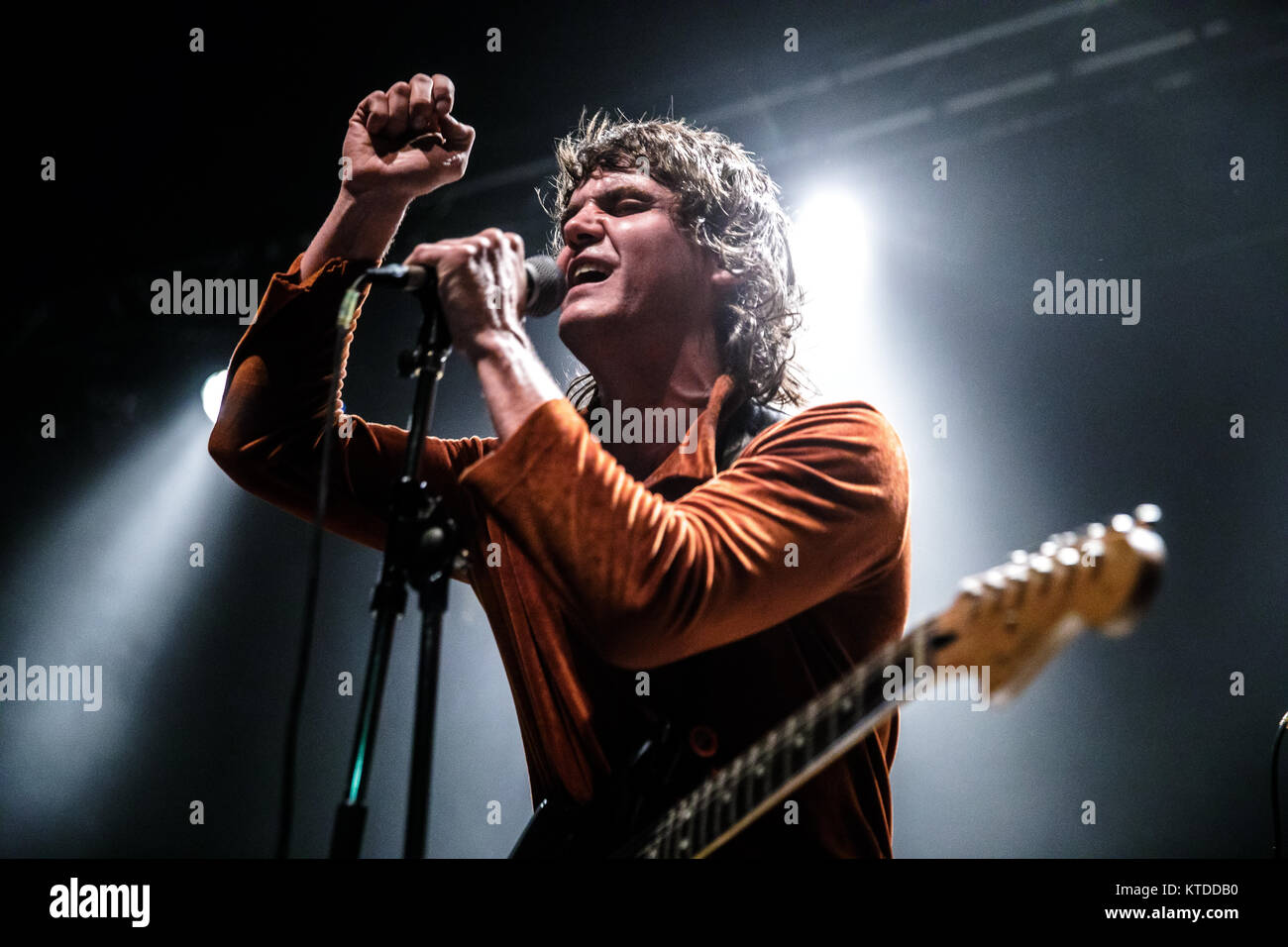 Telegram band singer -Fotos und -Bildmaterial in hoher Auflösung – Alamy