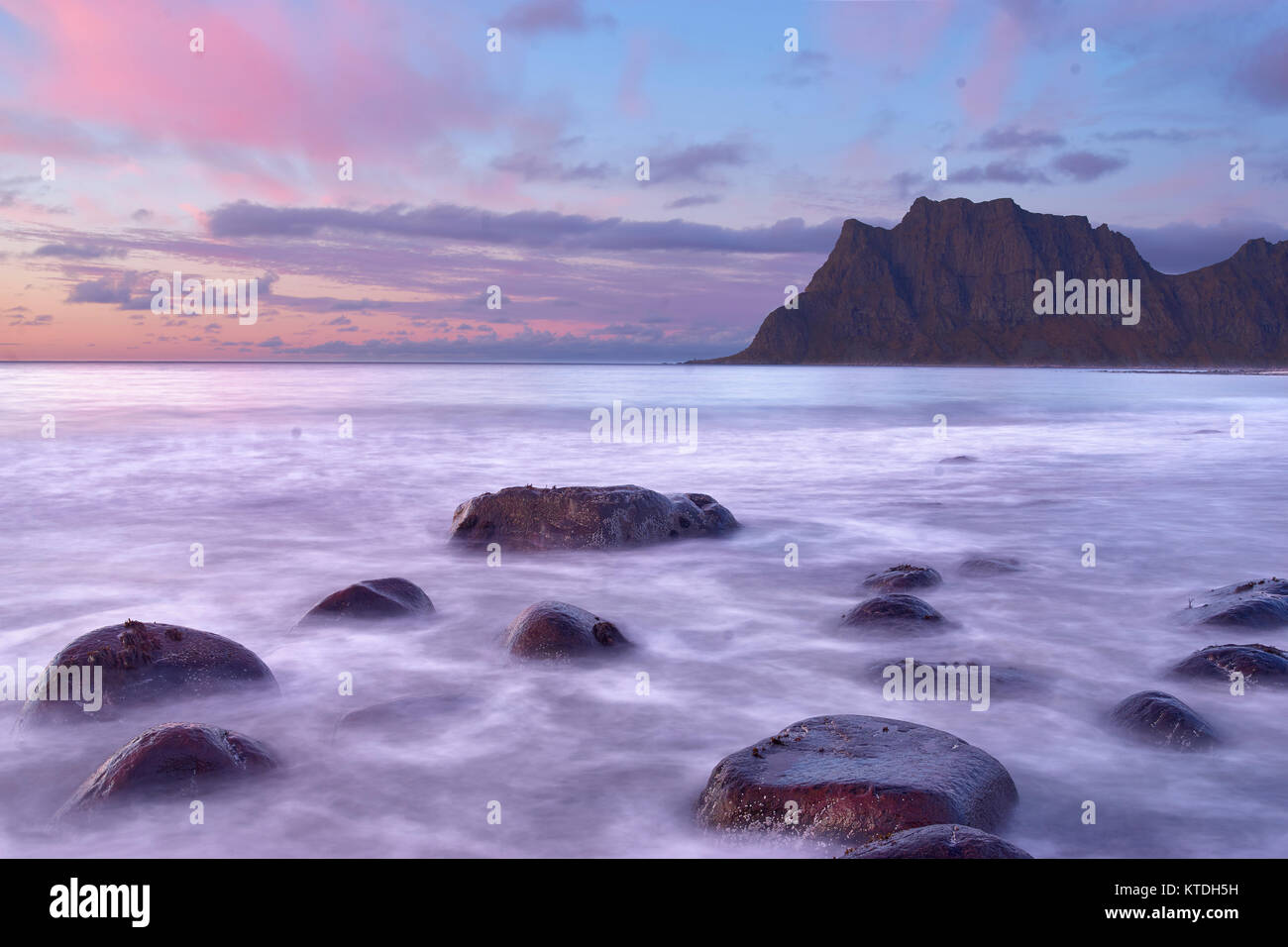 Vestvagoy lofoten nordland norwegen -Fotos und -Bildmaterial in hoher ...