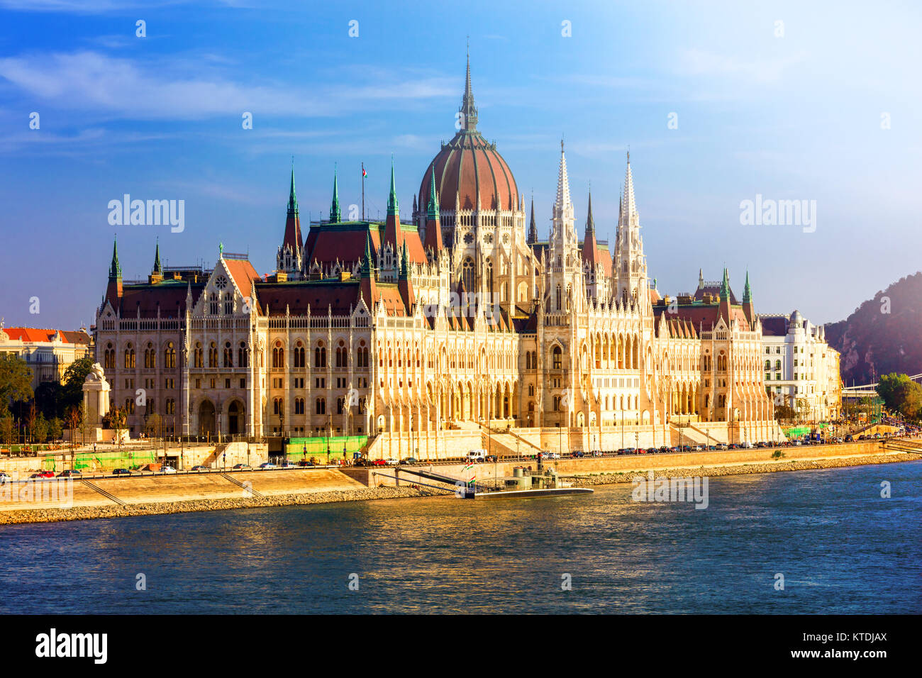 Buda schloss fluss blaue donau budapest ungarn bis zum nacht -Fotos und ...