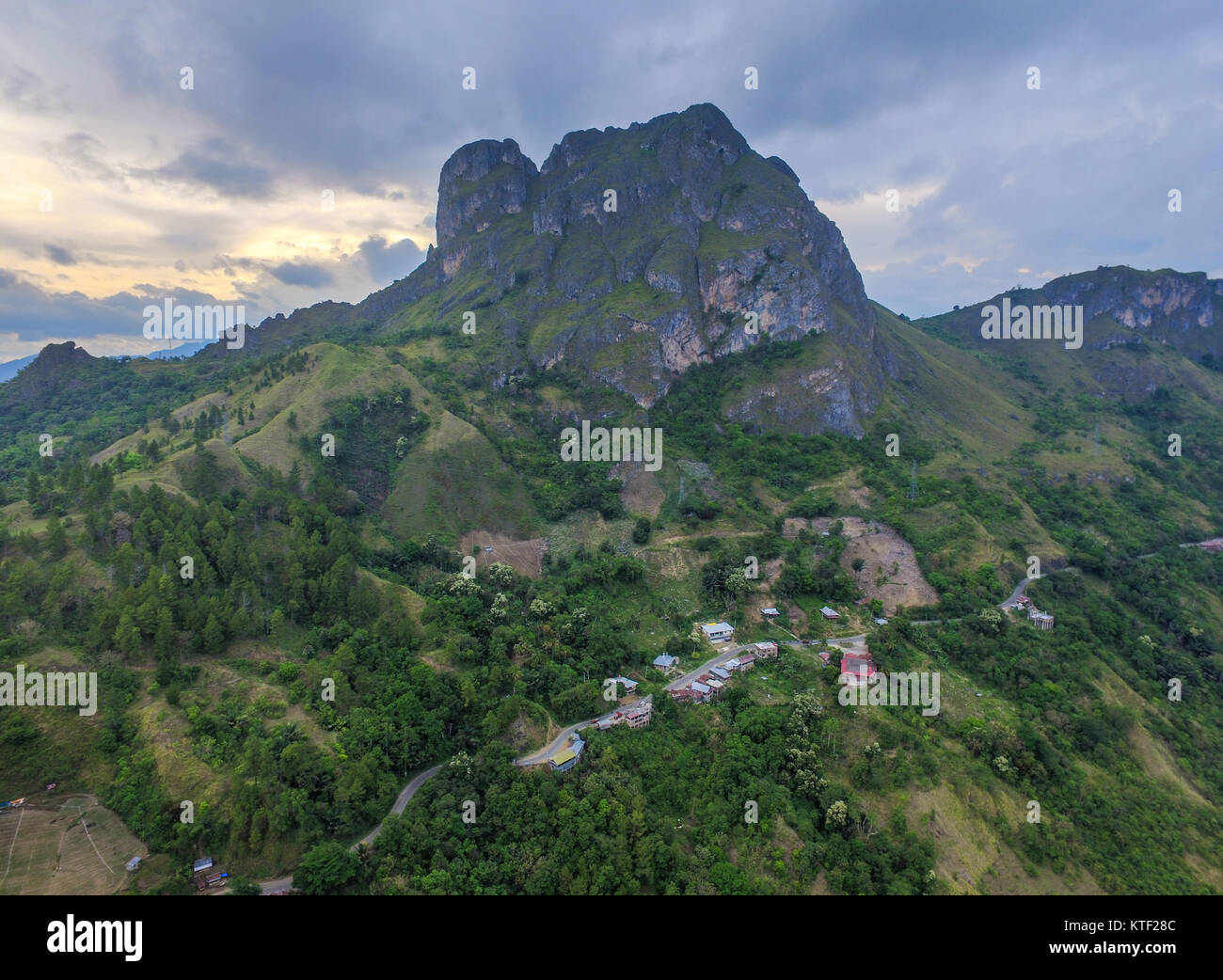 Gunung nona -Fotos und -Bildmaterial in hoher Auflösung – Alamy