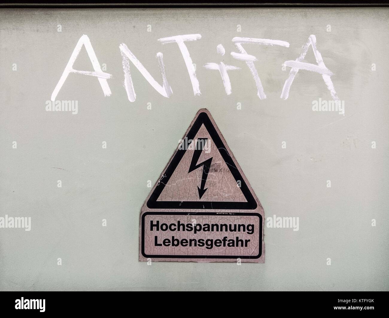 Antifa graffiti -Fotos und -Bildmaterial in hoher Auflösung – Alamy