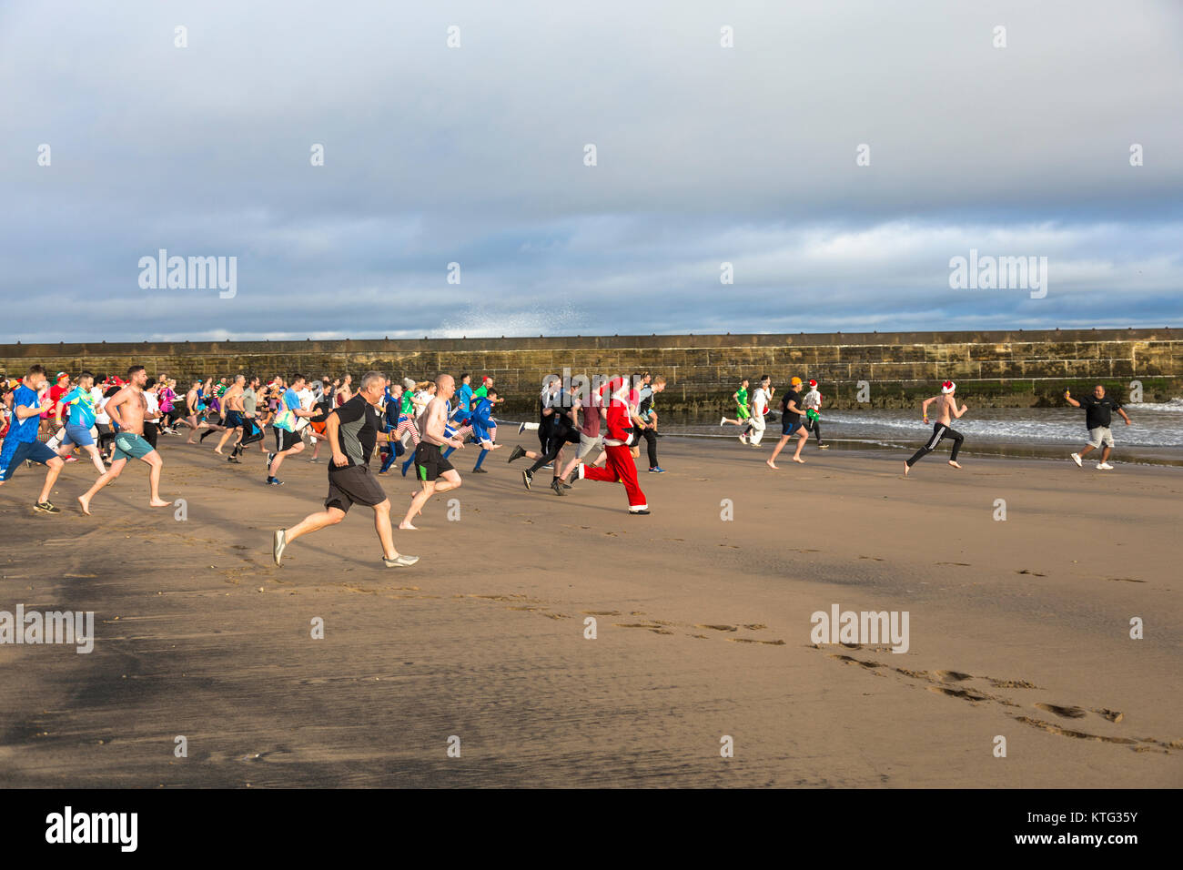 Sunderland boxing day dip -Fotos und -Bildmaterial in hoher Auflösung ...