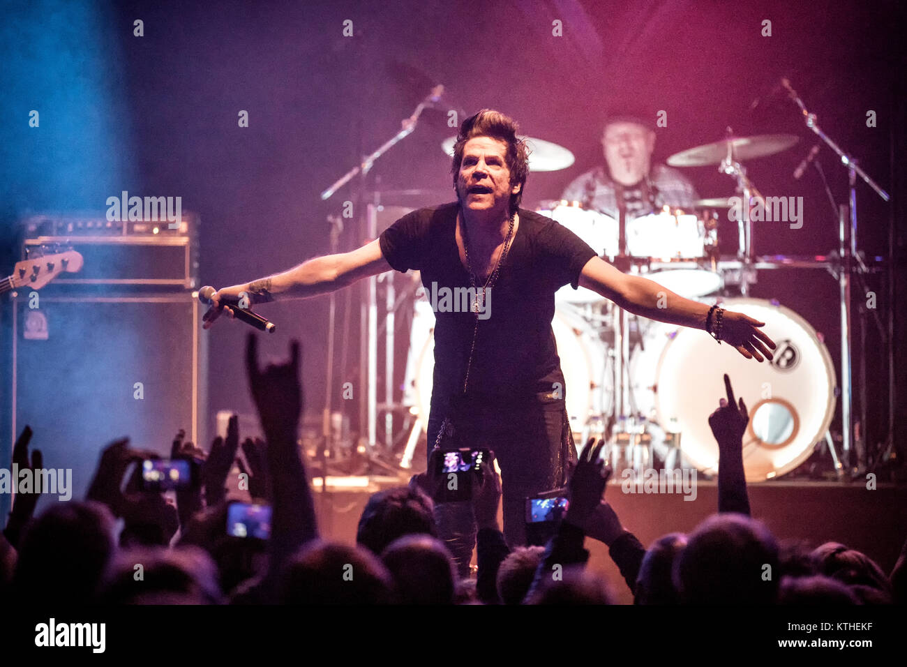 Tnt band -Fotos und -Bildmaterial in hoher Auflösung – Alamy