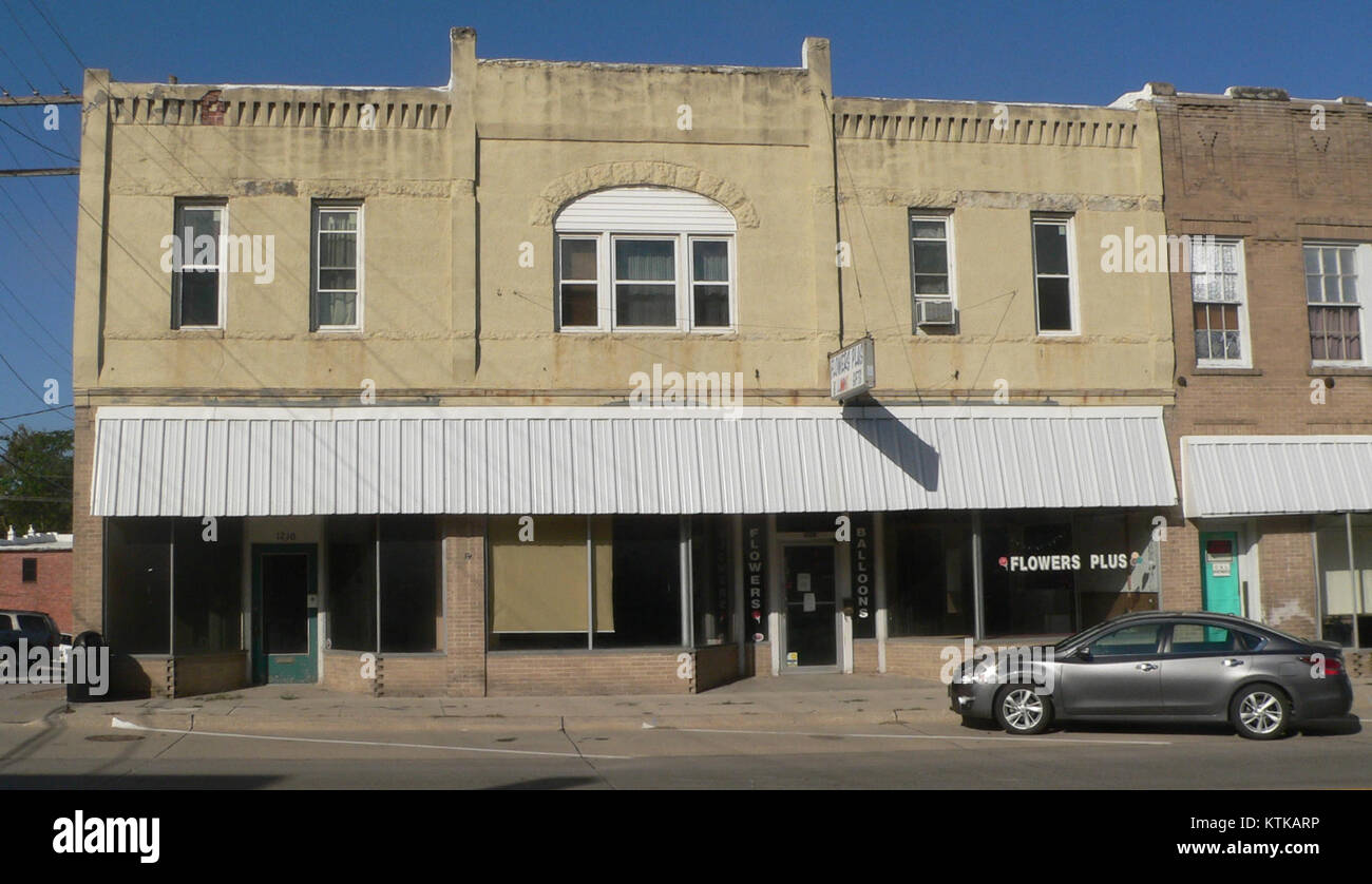 Dieses Bild zeigt die Straßenansicht der 1208 und 1210 J Street in ...
